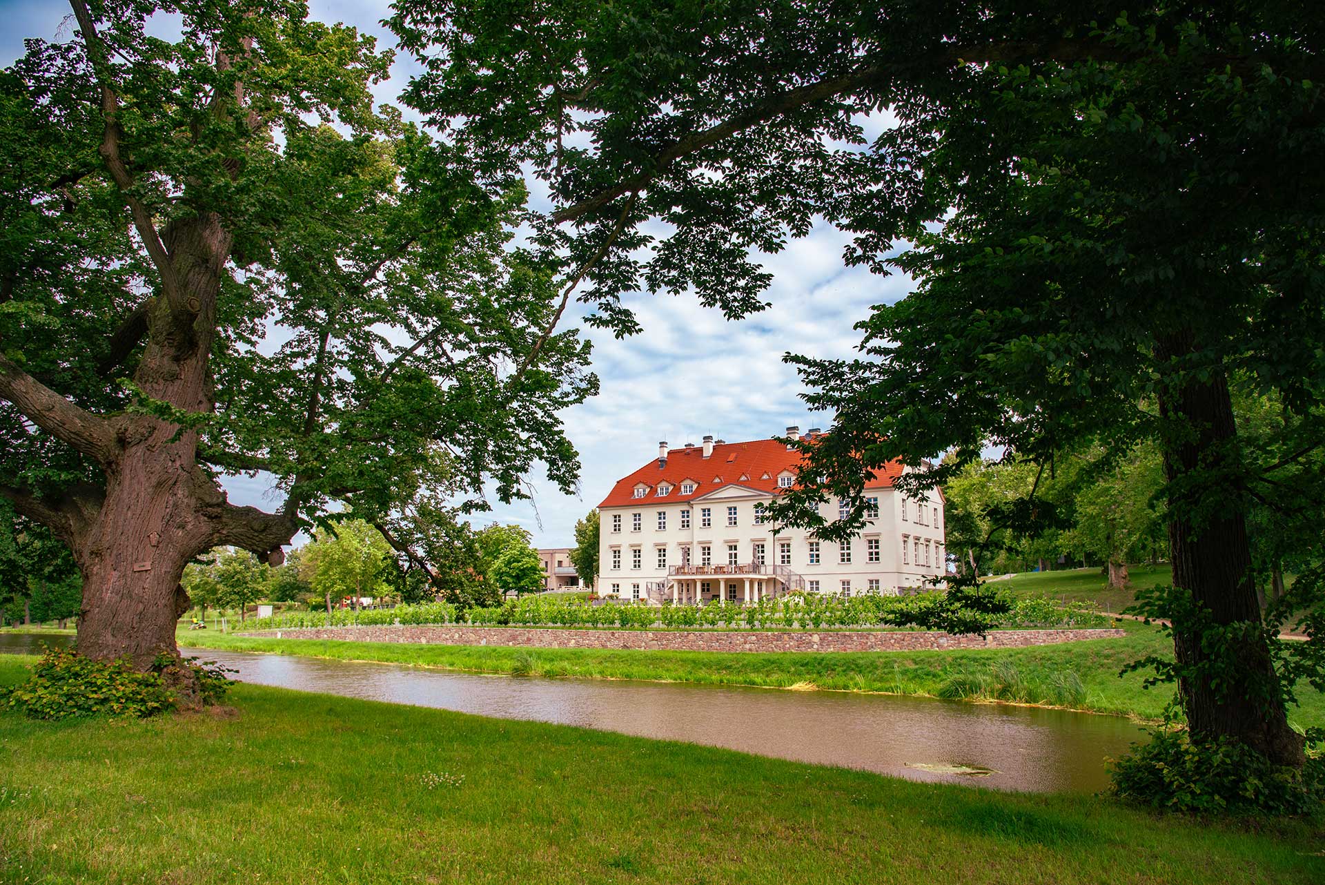 Leitbild - Schloss Rattey - Hotel, Weingut und Kulinarik